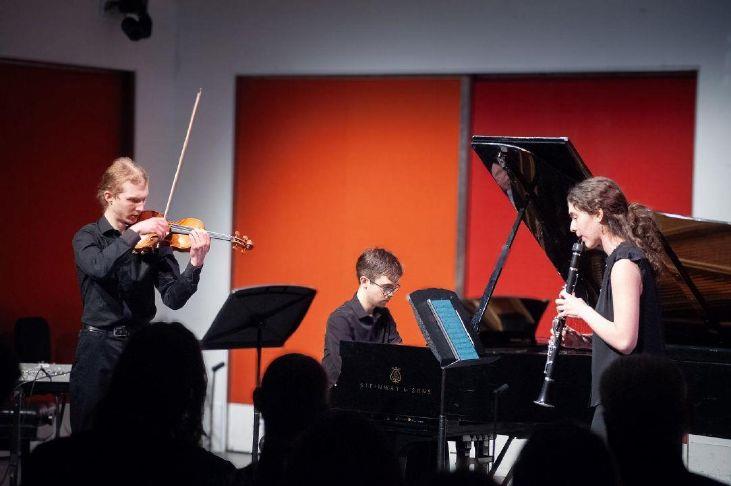 Decorah Graduate Sarah Pedlar Part of Conservatory Tour to New York ...